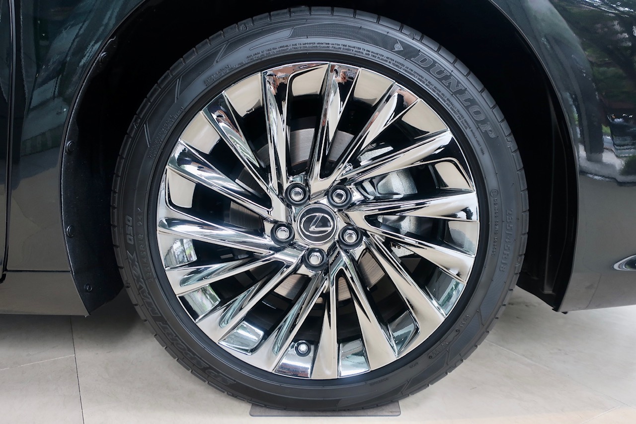 レクサスESの特別仕様車「Graceful Escort」登場！ | レクサスでドライブ日記